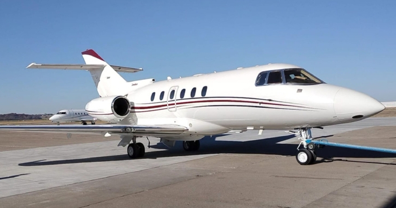 Hawker Beechcraft Hawker 900XP PK-DJV — аренда частного самолета, цена ...